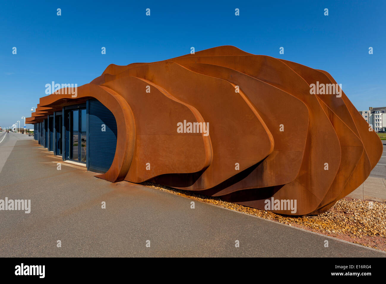 Littlehampton seafront hi-res stock photography and images - Alamy