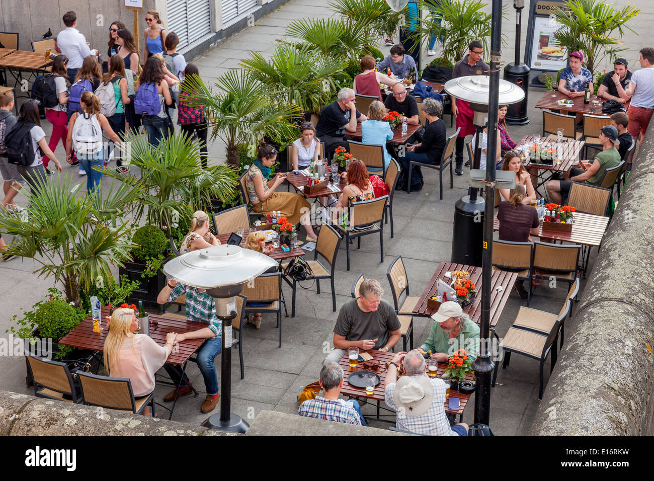 Riverside Pub Terrace, River Thames, London, England Stock Photo - Alamy