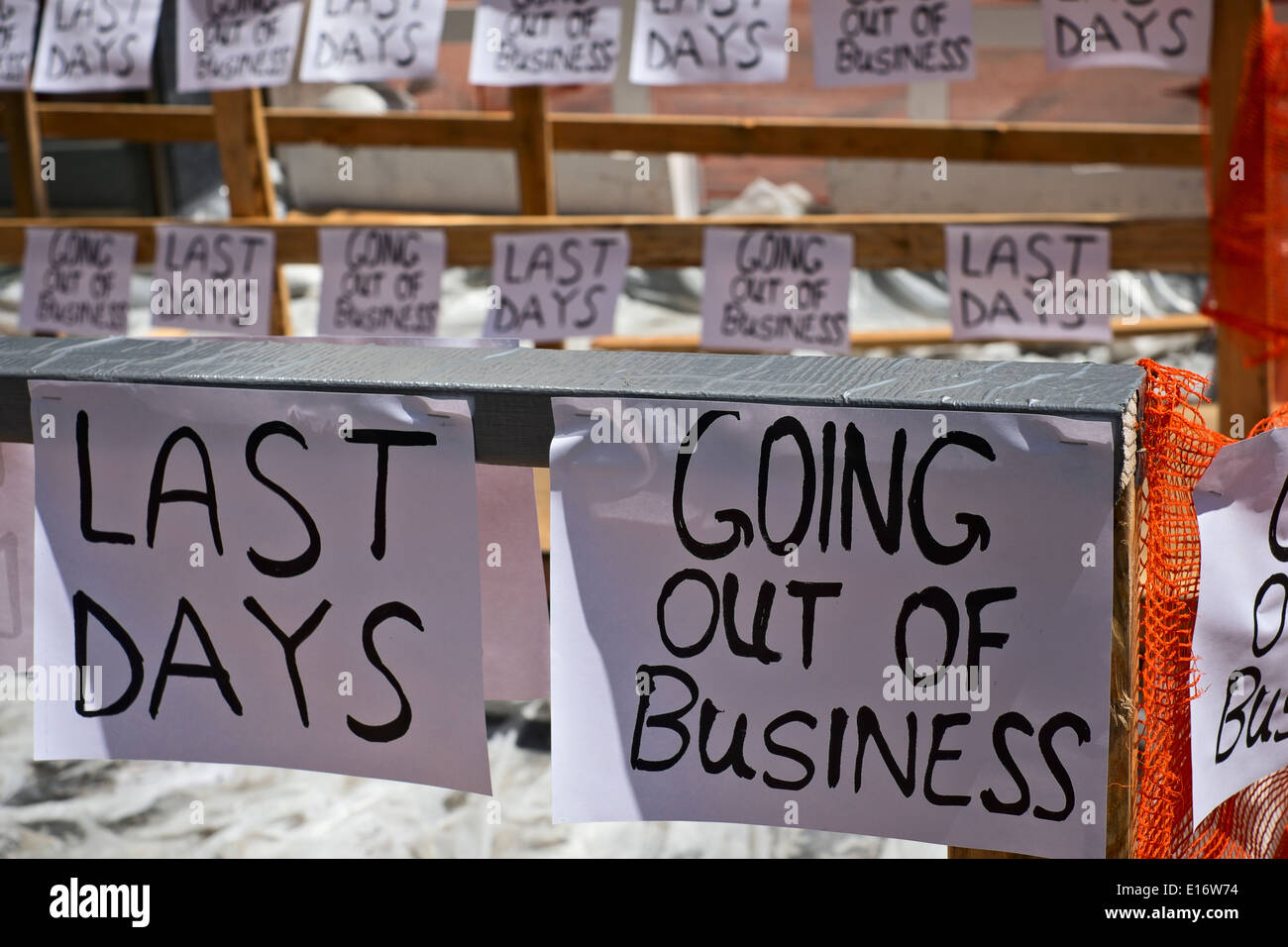 Hanging shop signs hi-res stock photography and images - Alamy