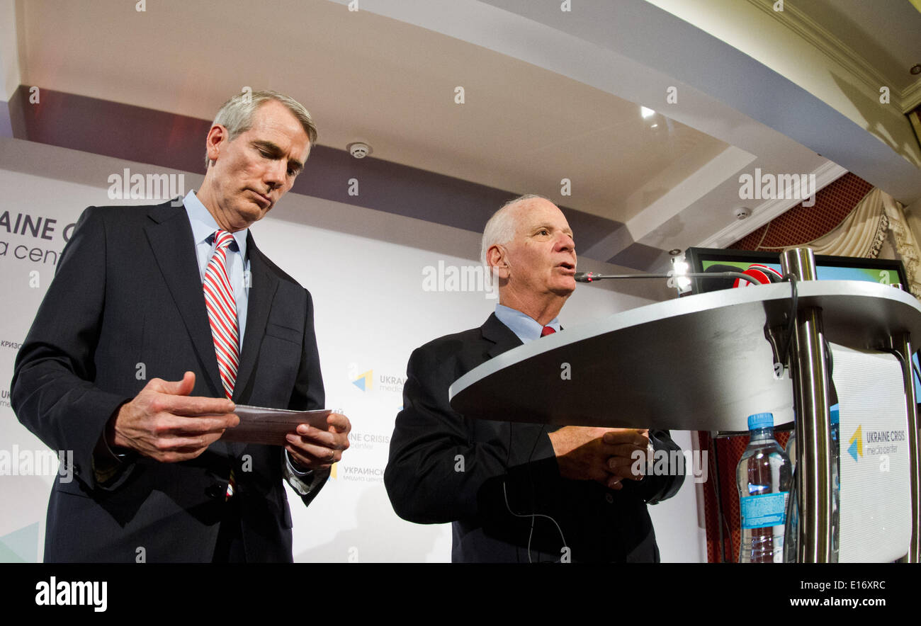 Kiev, Ukraine. 24th May, 2014. US Senators Benjamin Cardin(R) and ...