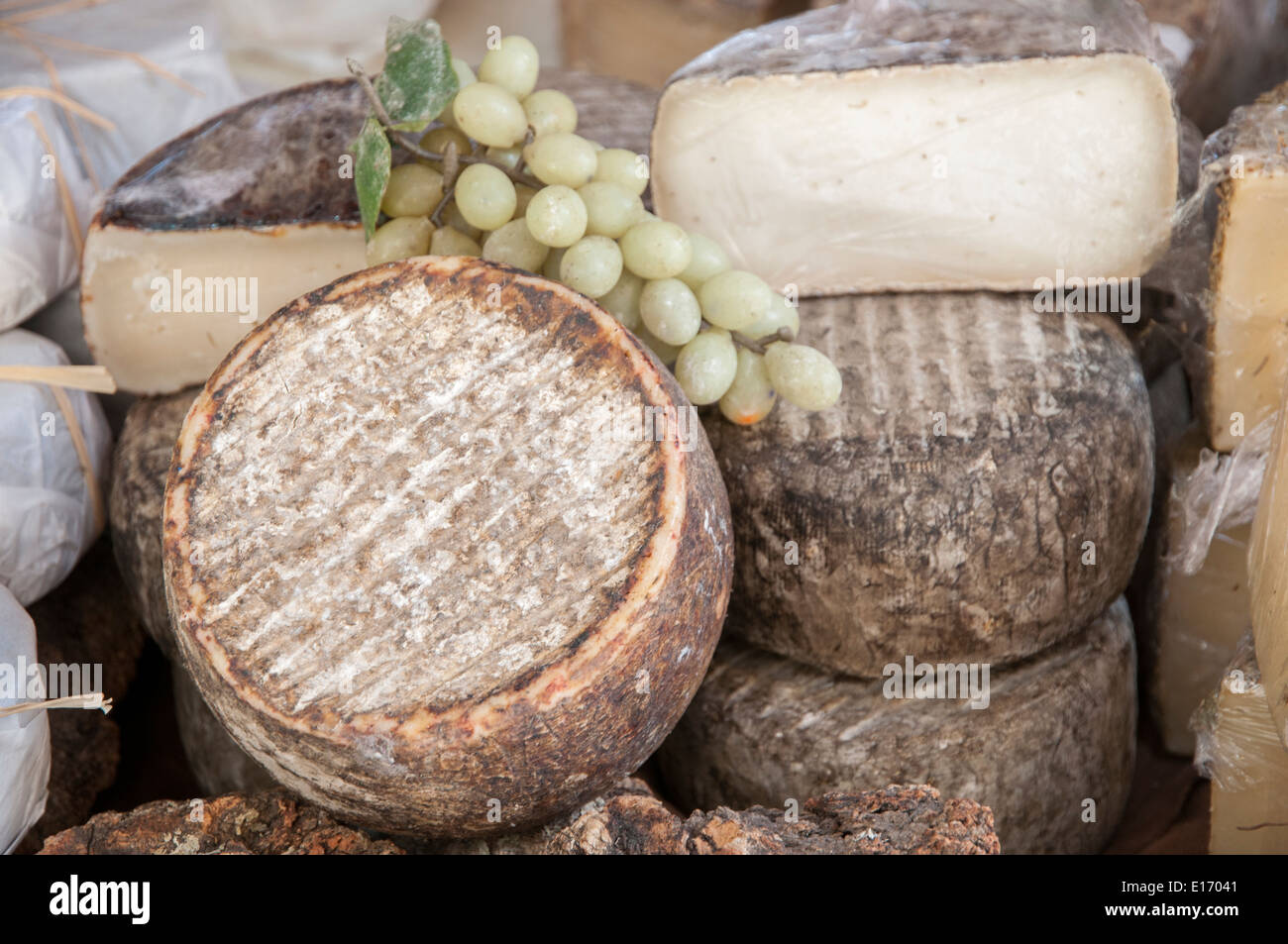 Cheddar cheese varieties hi-res stock photography and images - Alamy
