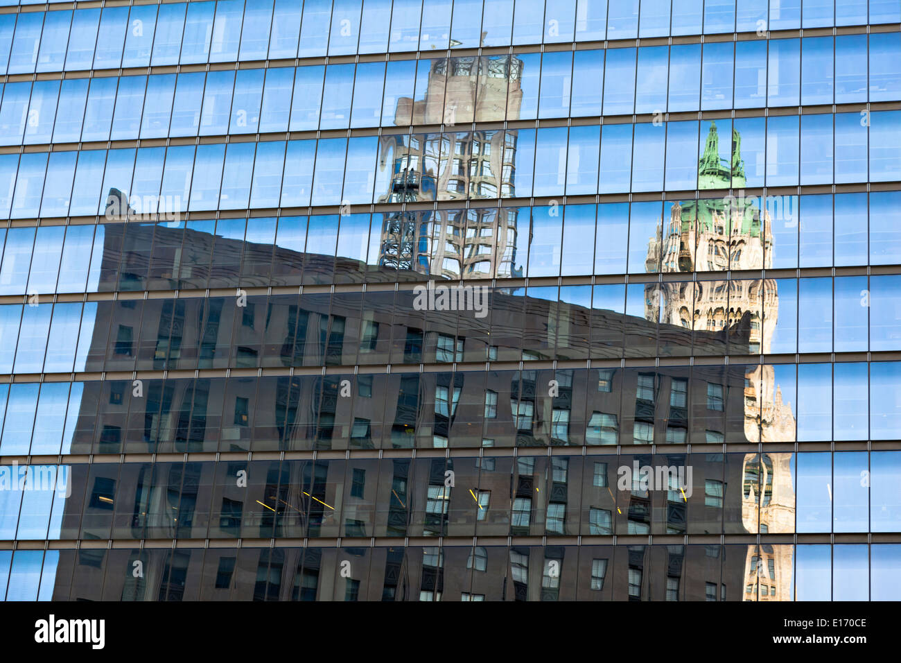 Skyscraper reflection hi-res stock photography and images - Alamy