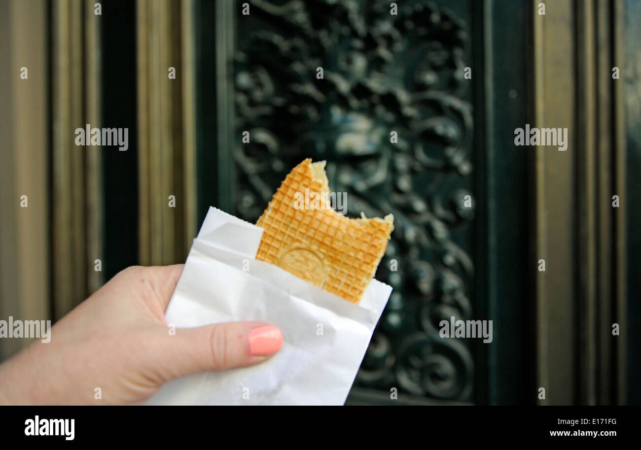 Vanilla waffle, Meert, 27 rue Esquermoise, Lille, Flanders, France ...