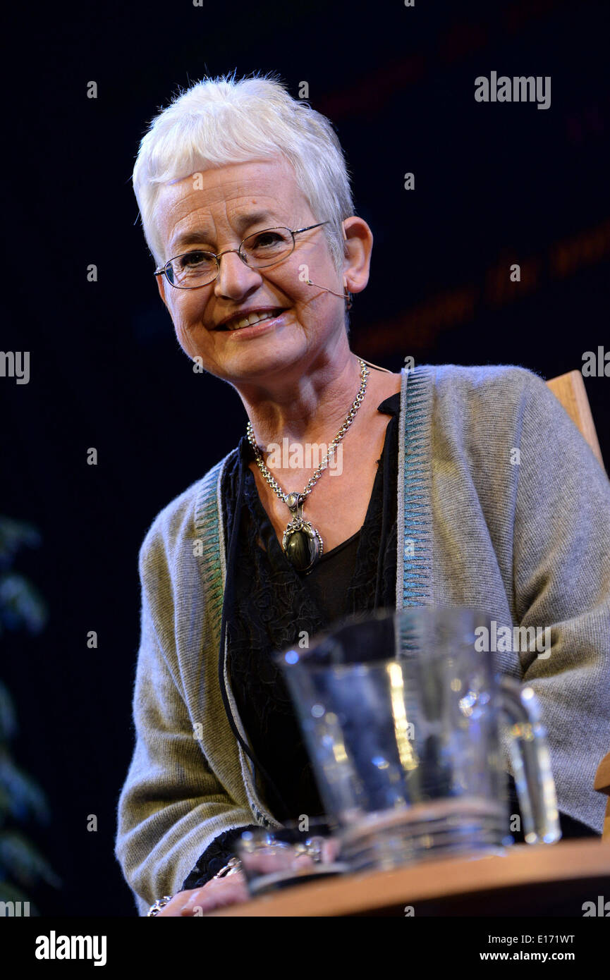 Jacqueline wilson books hi-res stock photography and images - Alamy