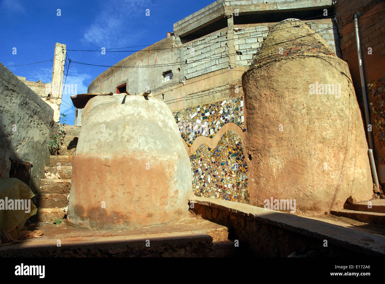 Safi morocco pottery hi-res stock photography and images - Alamy