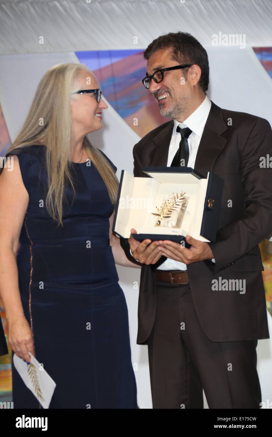 Palme d'Or winning Turkish director Nuri Bilge Ceylan (R) and jury ...