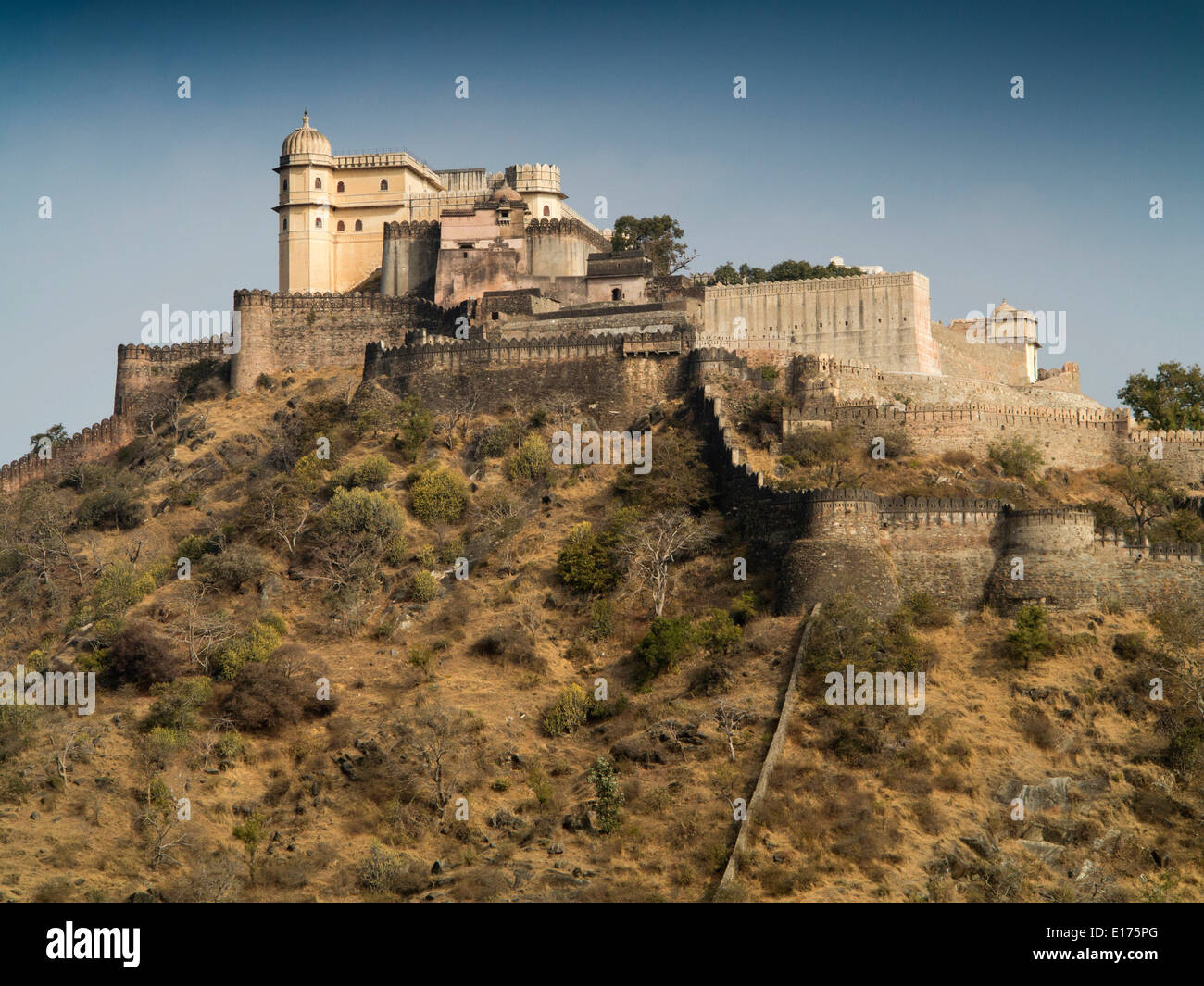 India, Rajasthan, Rajsamand, Kumbhalgarh Fort, on ridge of Aravali ...