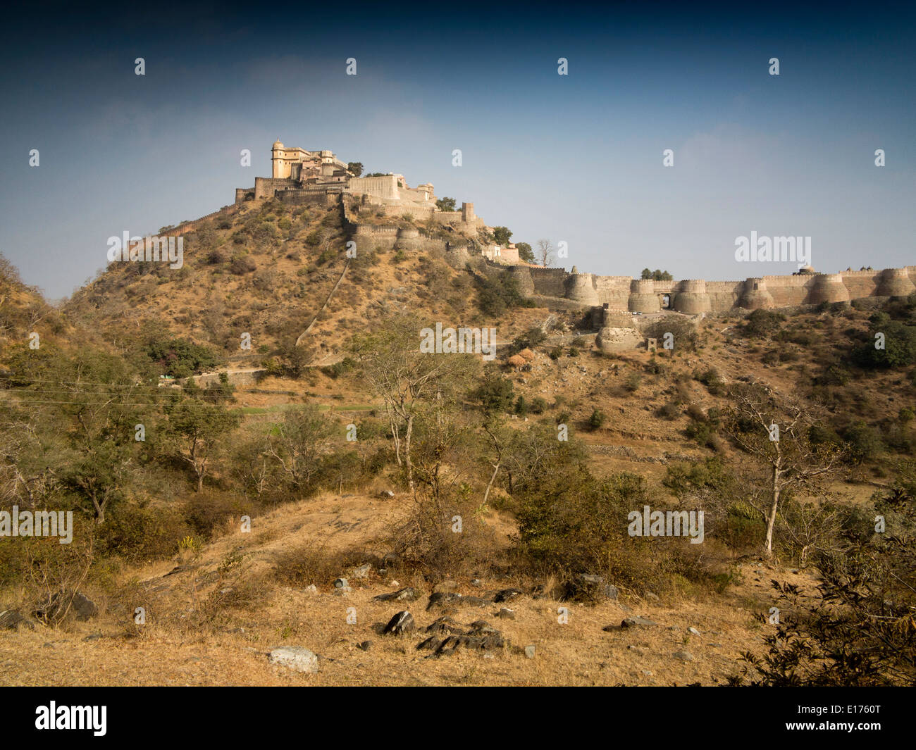 India, Rajasthan, Rajsamand, Kumbhalgarh Fort, on ridge of Aravali ...