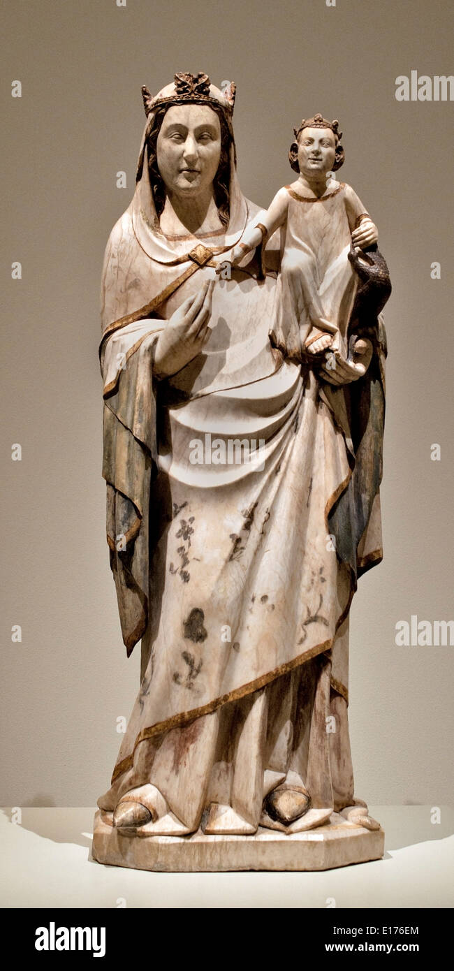 Gothic virgin mary jesus sculpture hi-res stock photography and images ...