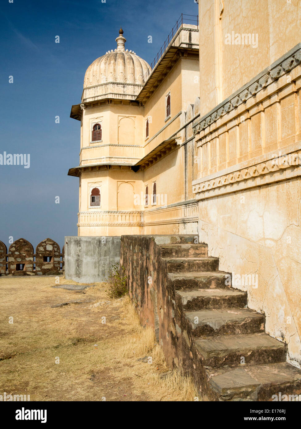 India, Rajasthan, Rajsamand, Kumbhalgarh Fort, Bada Mahal tower Stock ...