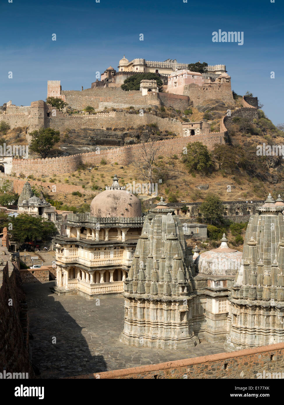 India, Rajasthan, Rajsamand, Kumbhalgarh Fort, Parsvanatha temple Stock ...