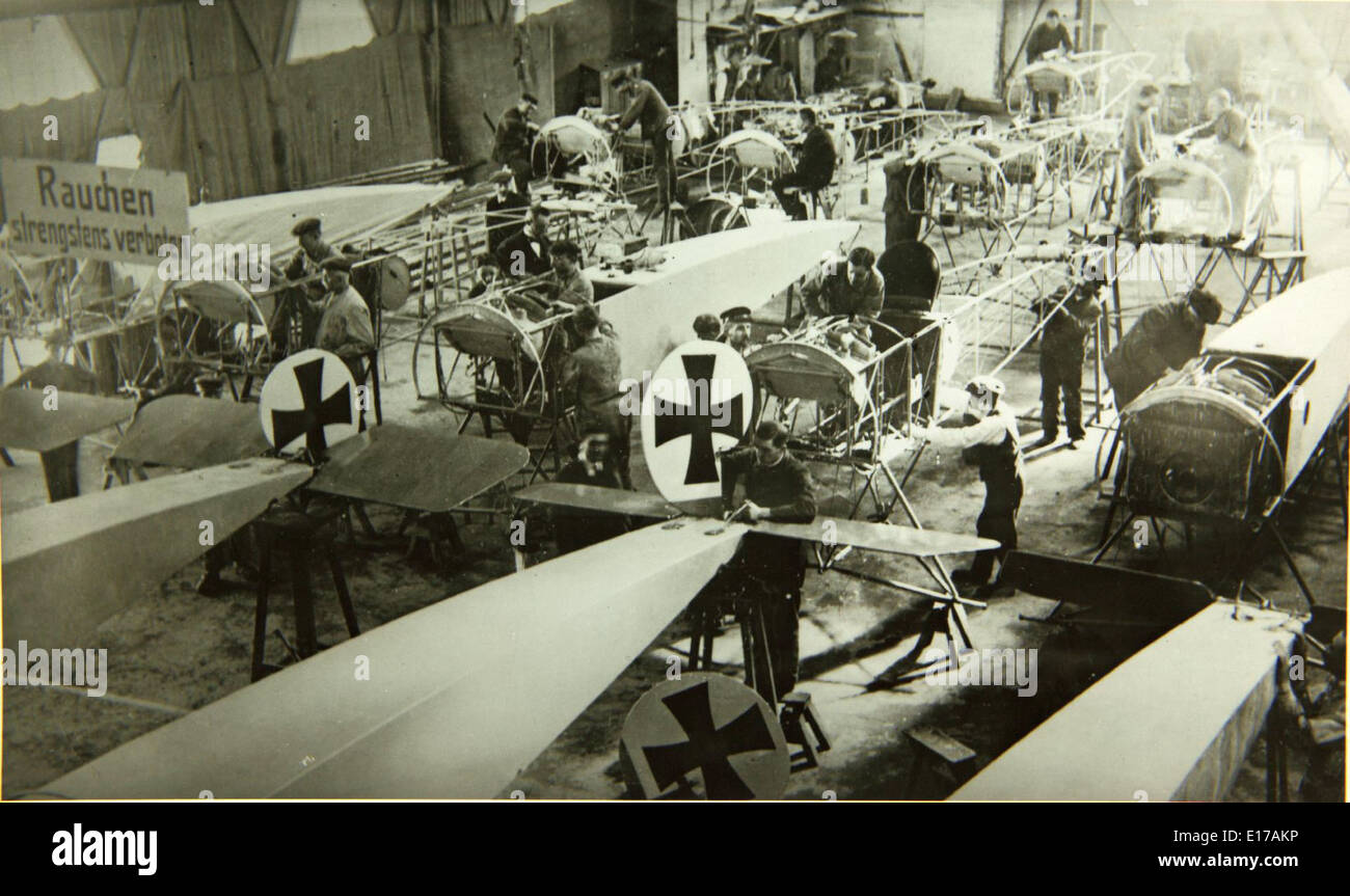 The Fokker E.III Eindecker was a German fighter aircraft used during ...