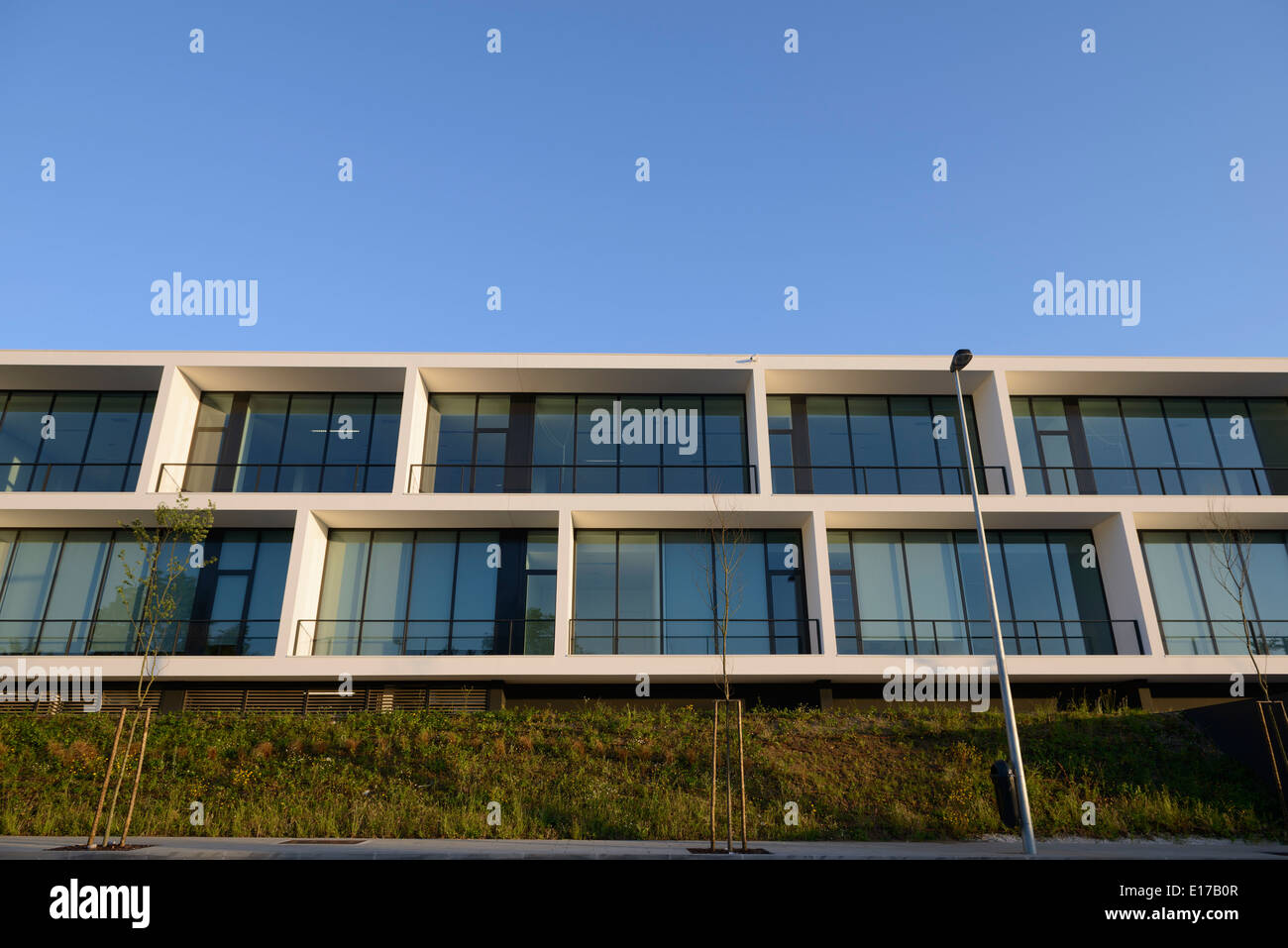 Condo Building Exterior High Resolution Stock Photography and Images ...