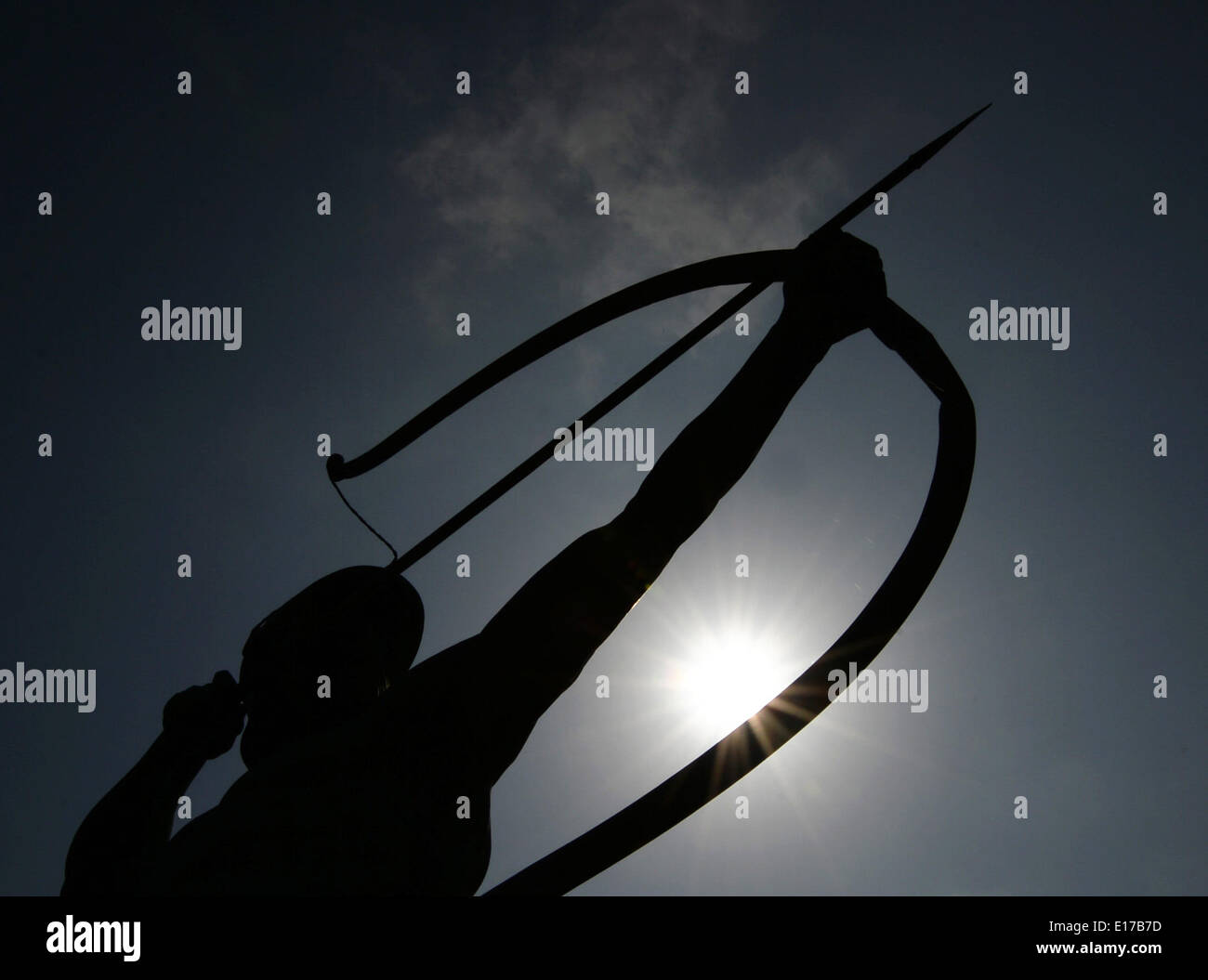 Sculpture the of archer hi-res stock photography and images - Alamy