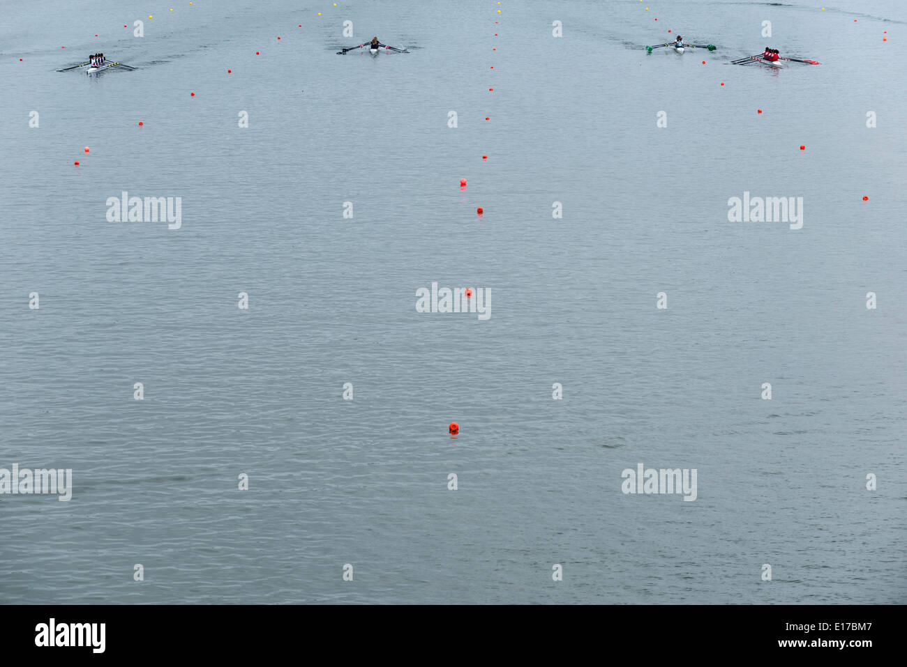 Race team hi-res stock photography and images - Alamy