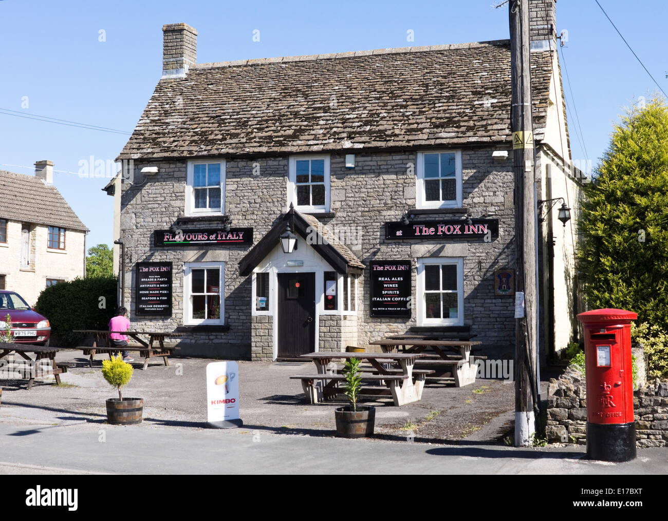 Hawkesbury Upton, A South Gloucestershire village. The Fox Inn Stock ...