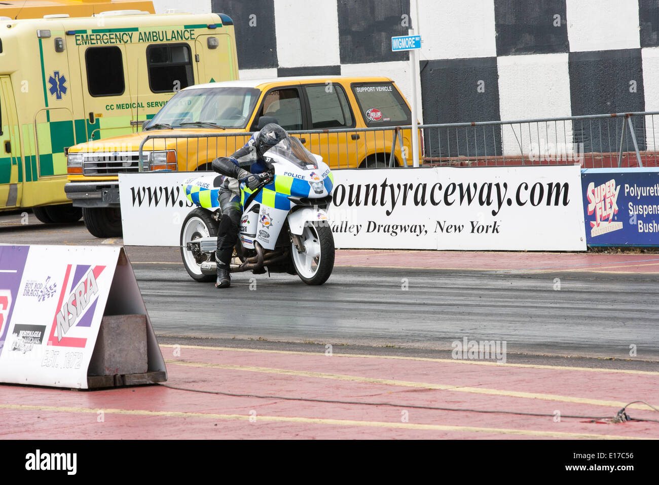 1 4 mile race hi-res stock photography and images - Alamy