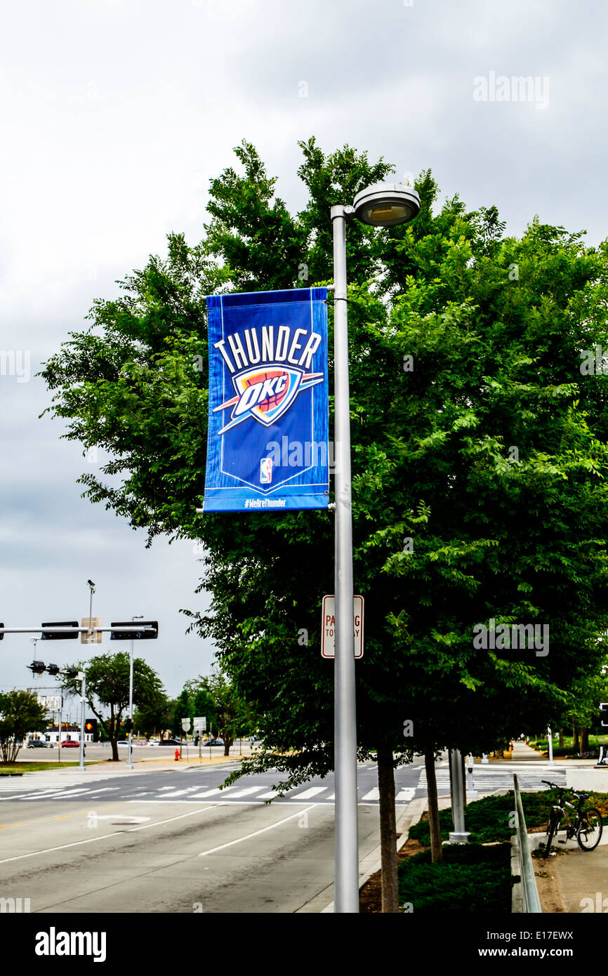 Okc thunder team hi-res stock photography and images - Alamy