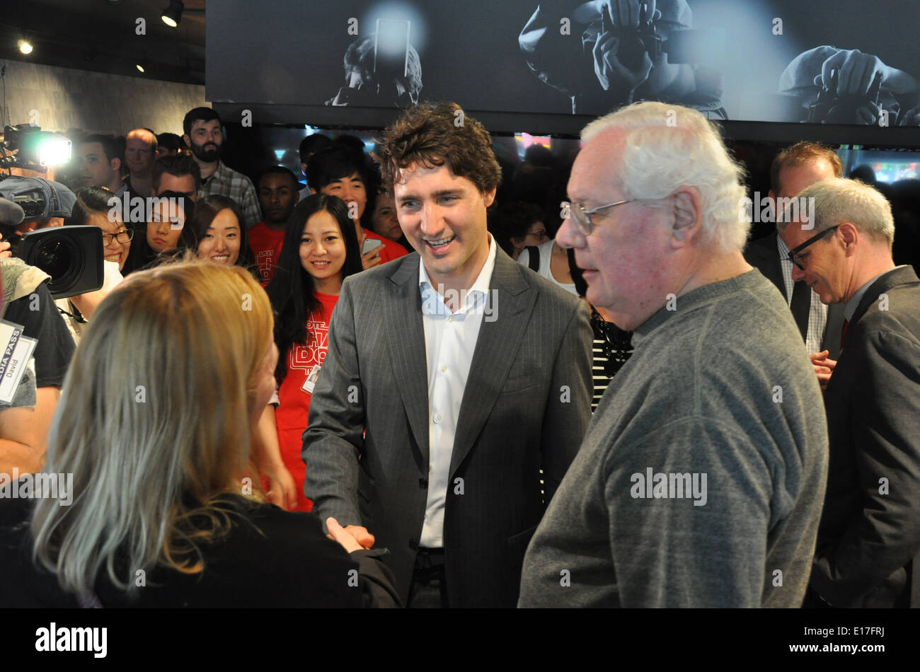 Justin trudeau campaign hi-res stock photography and images - Alamy
