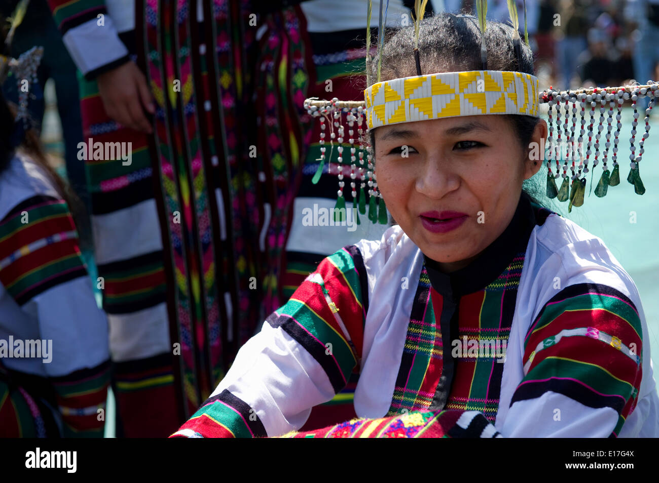 Mizo bamboo dance hi-res stock photography and images - Alamy