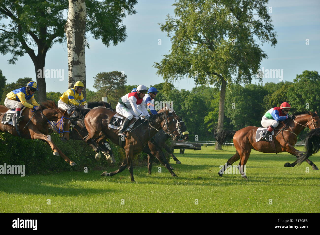 Jump barrier hi-res stock photography and images - Alamy