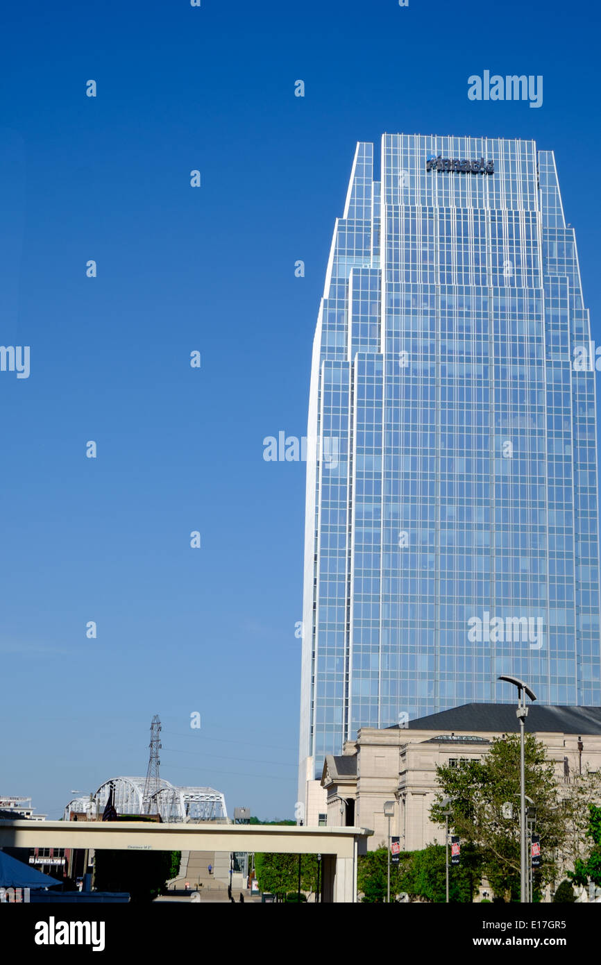 Pinnacle office building hi-res stock photography and images - Alamy