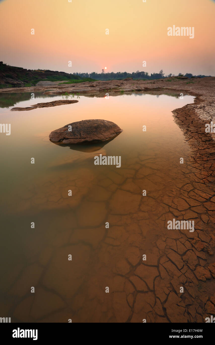 Dry soil texture on the ground Stock Photo - Alamy