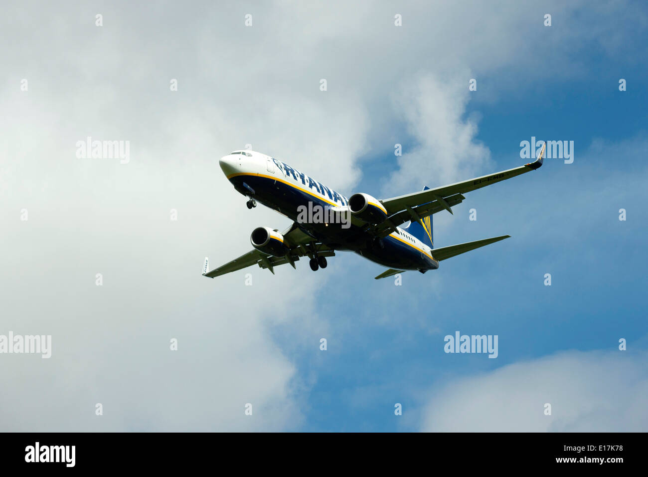 Ryanair Boeing 737 aircraft flying overhead, Republic of Ireland ...