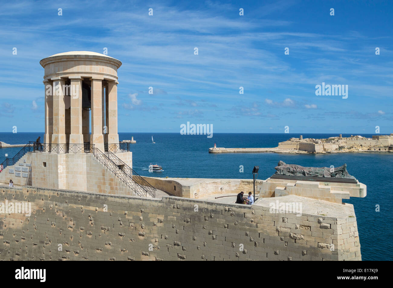 Valetta grand harbour and war memorial, from lower Barraka gardens ...