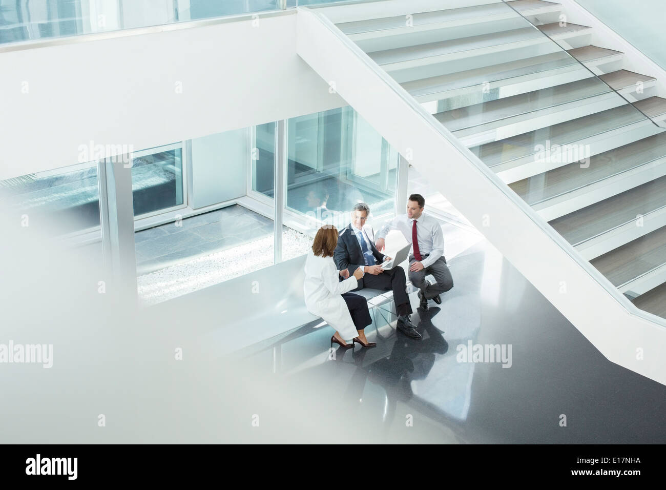 Modern hospital lobby hi-res stock photography and images - Alamy