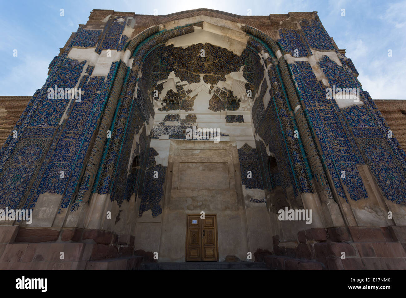 The main gate of the blue mosque in Tabriz Stock Photo - Alamy