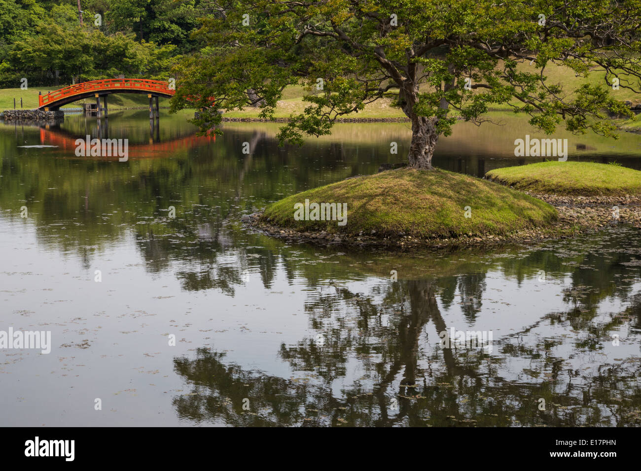 Daijo-in garden was designed by Zenami. The temple is gone but now only ...