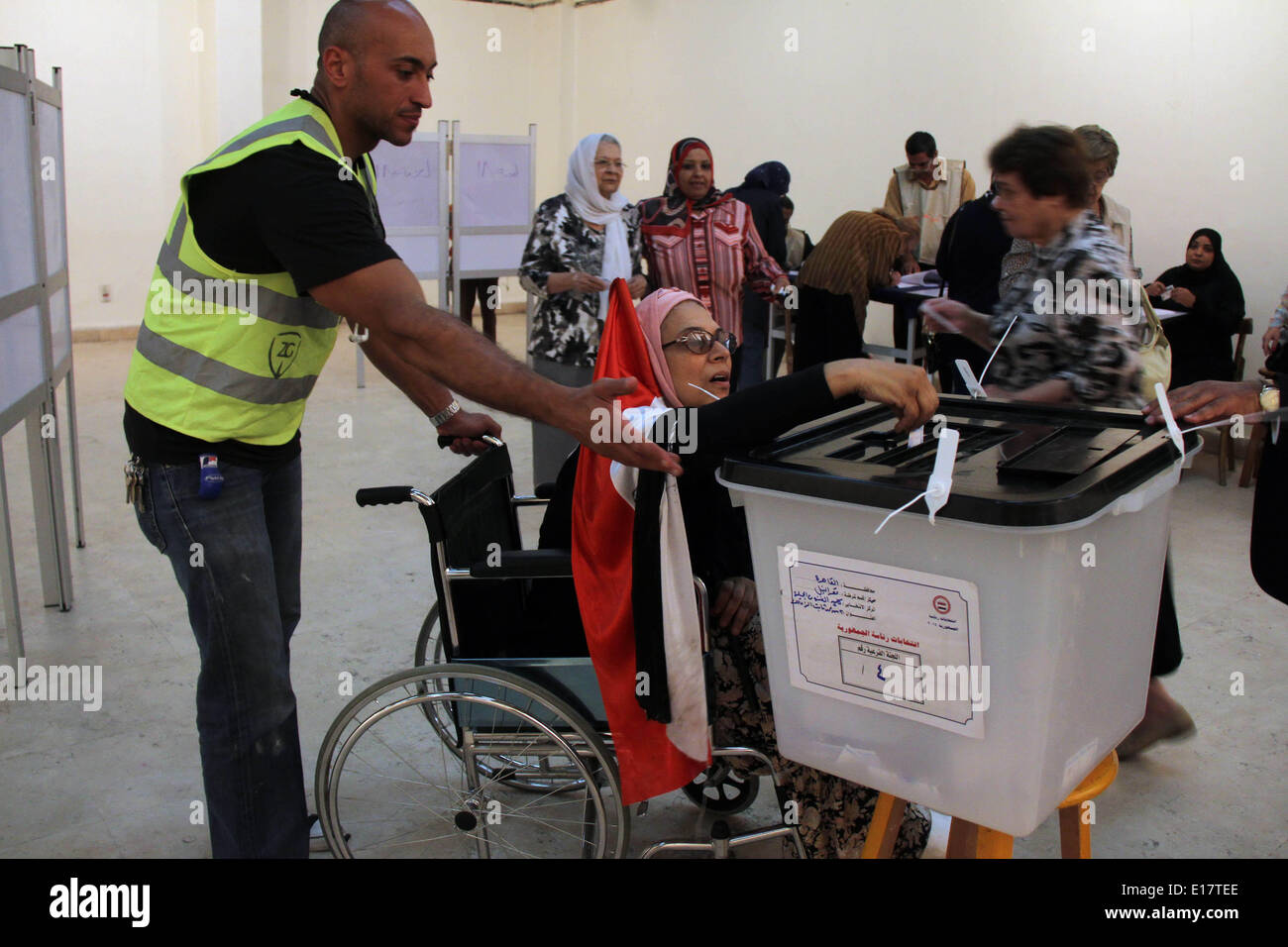 Cairo, Egypt. 26th May, 2014. Egyptian women cast their vote at a ...