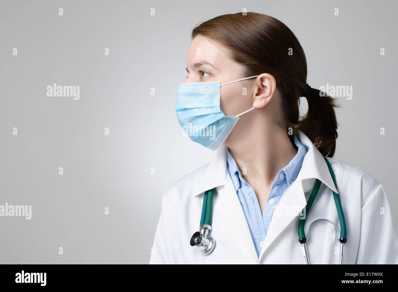 Doctor wearing medical mask Stock Photo - Alamy