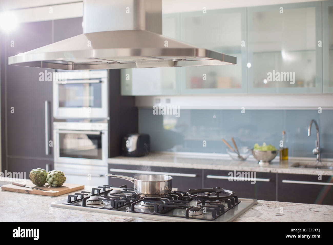 Pot kitchen steam hi-res stock photography and images - Alamy