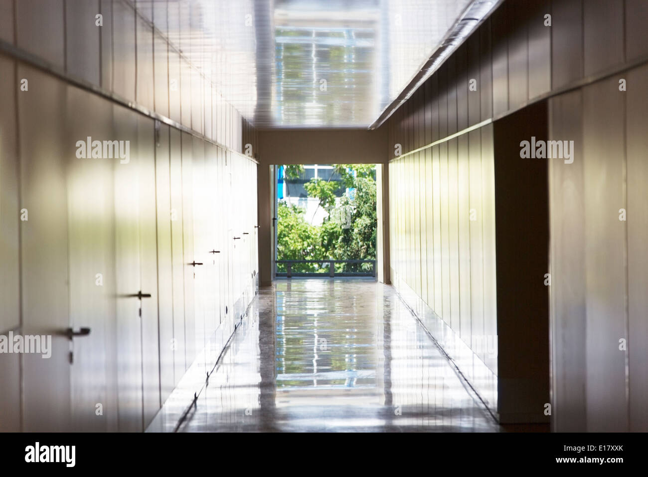 Inside empty vacant hi-res stock photography and images - Alamy