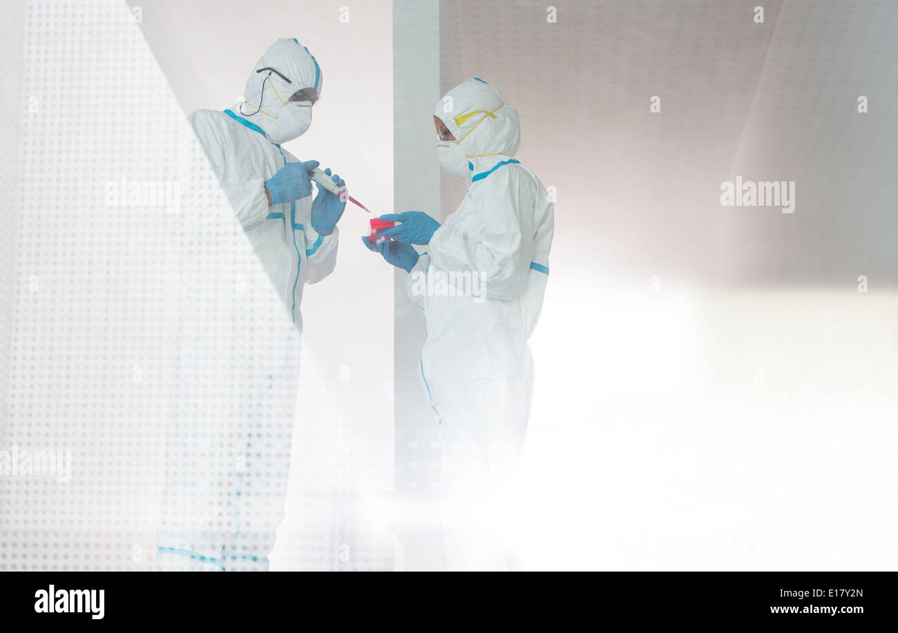 Laboratory lady hi-res stock photography and images - Alamy