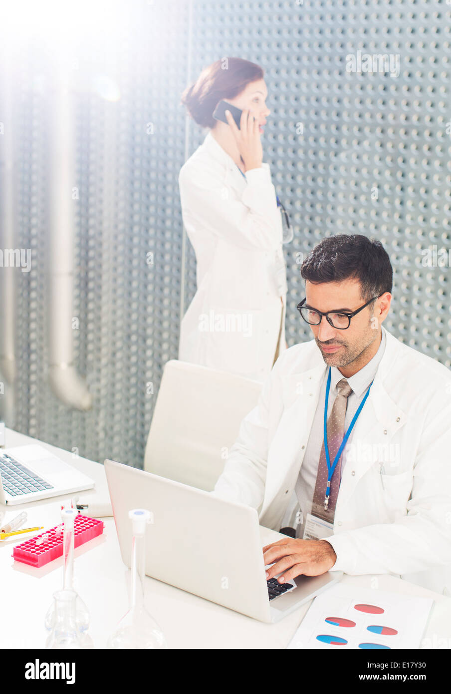 Smart scientists hi-res stock photography and images - Alamy