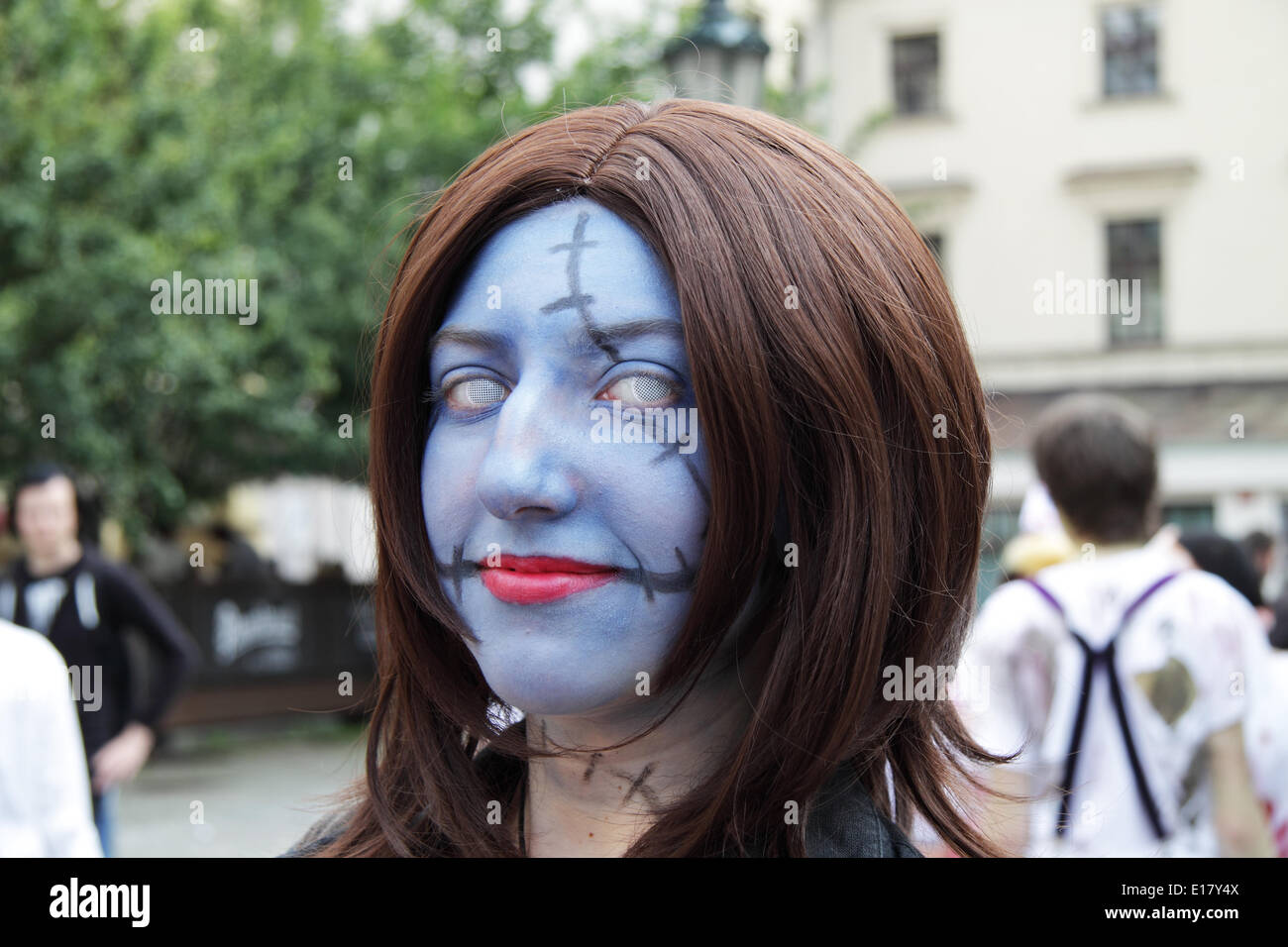 Head shot of female zombie hi-res stock photography and images - Alamy