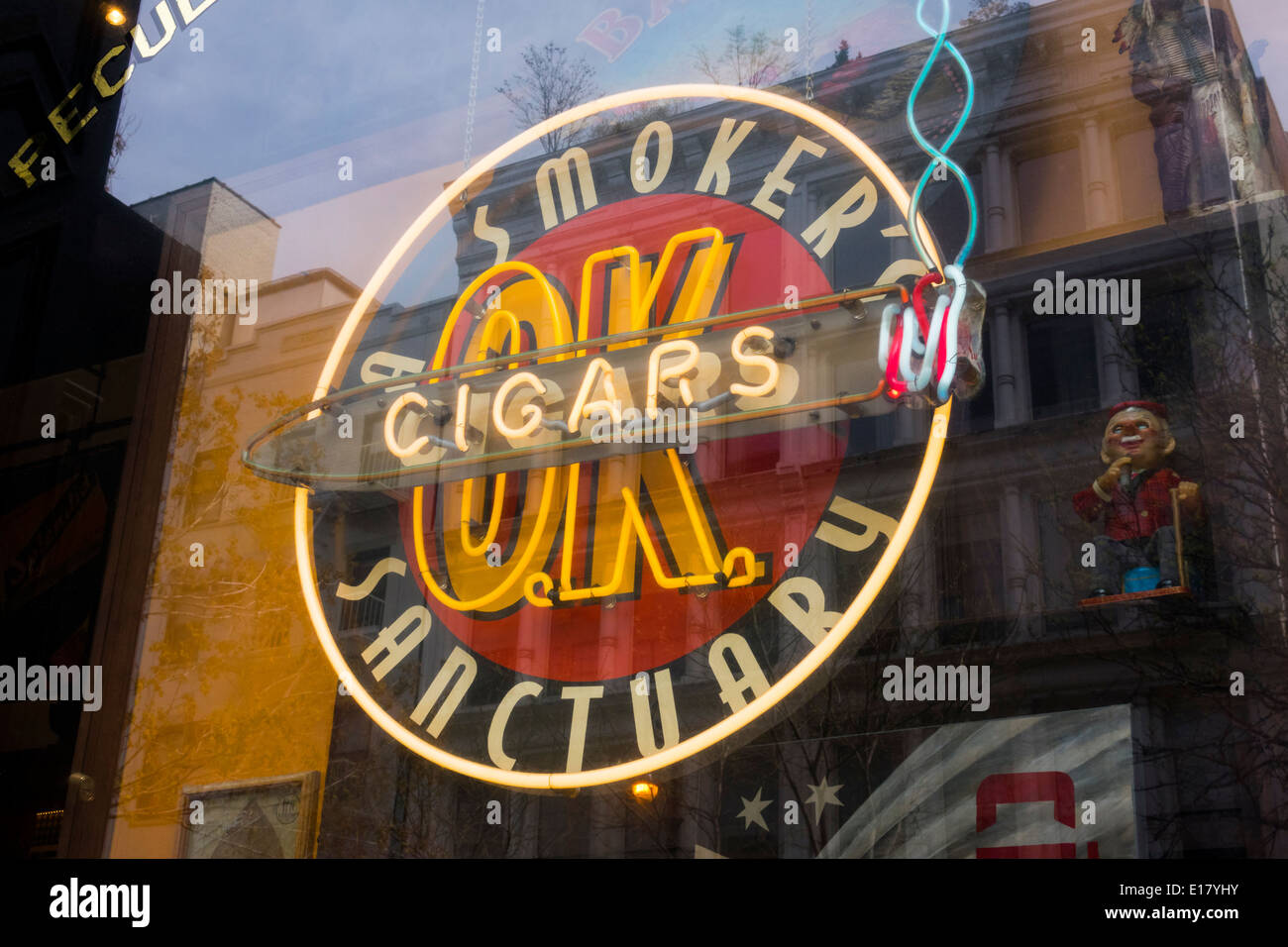 Cigar display hi-res stock photography and images - Alamy