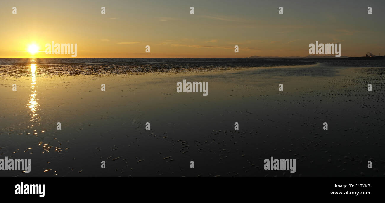 Sun orange yellow colours colourful sunset sinking horizon left ...