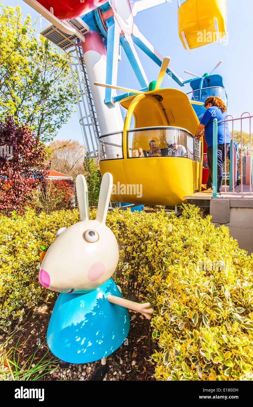 Miss Rabbit's Helicopter Flight ride, Peppa Pig World, Paultons Park ...