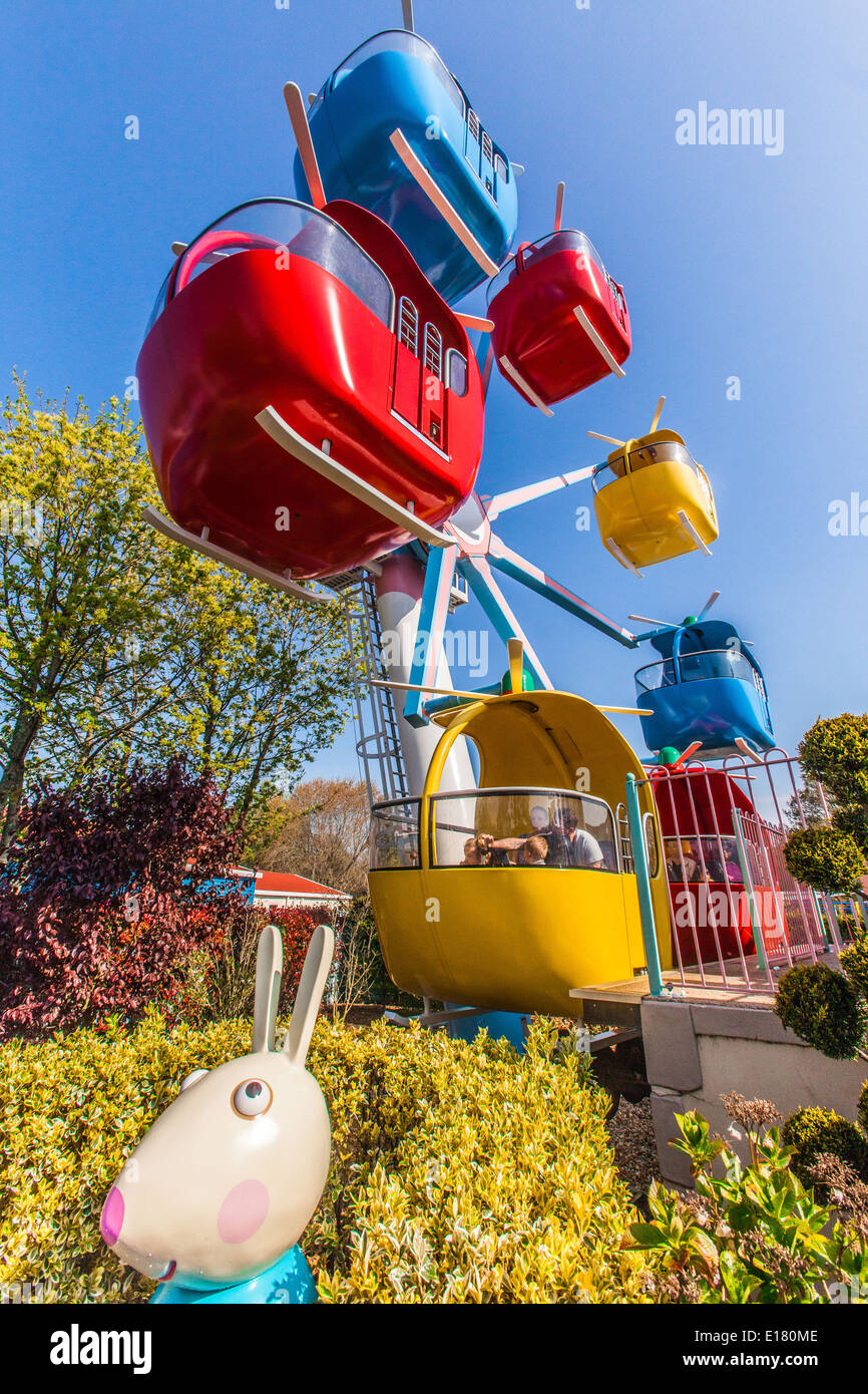 Miss Rabbit's Helicopter Flight ride, Peppa Pig World, Paultons Park ...