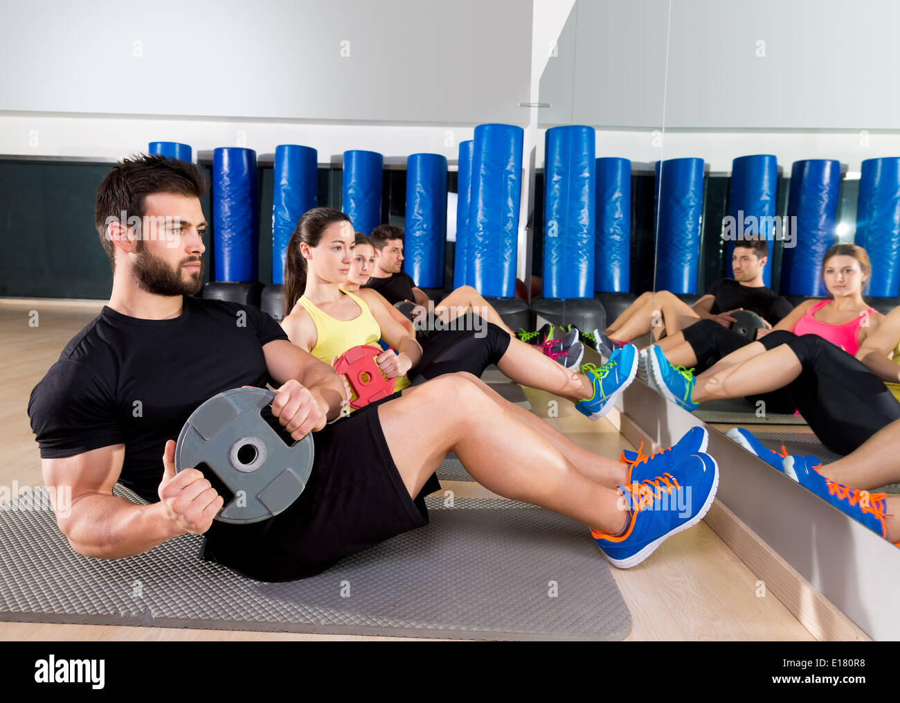Circuit training group hi-res stock photography and images - Alamy