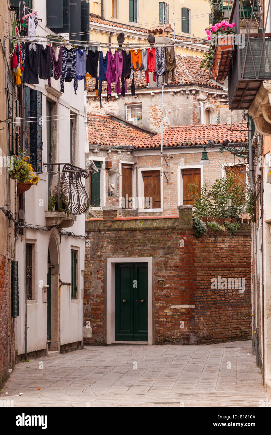 The backstreets of Castello, Venice Stock Photo - Alamy