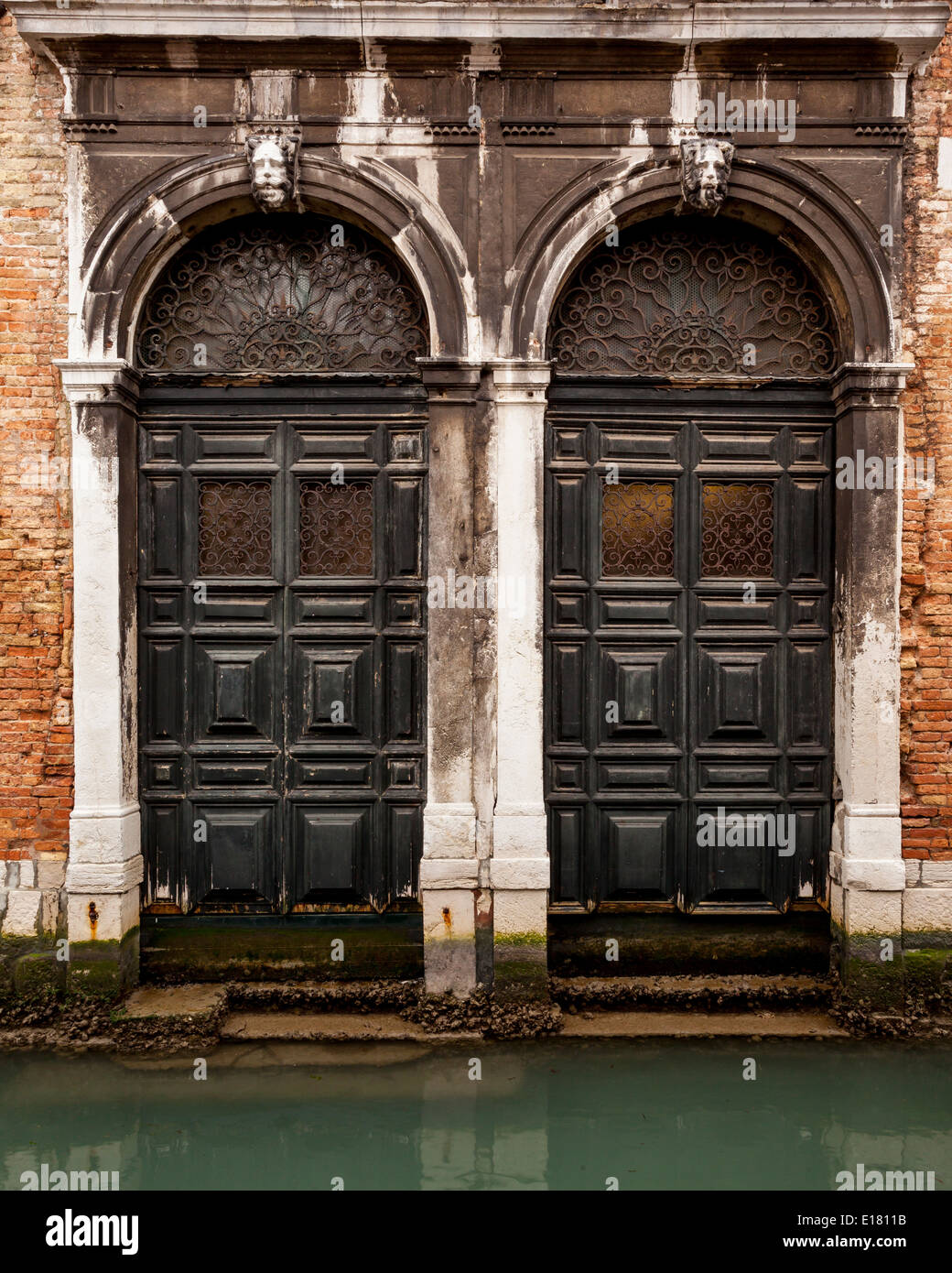 Venice doorways hi-res stock photography and images - Alamy