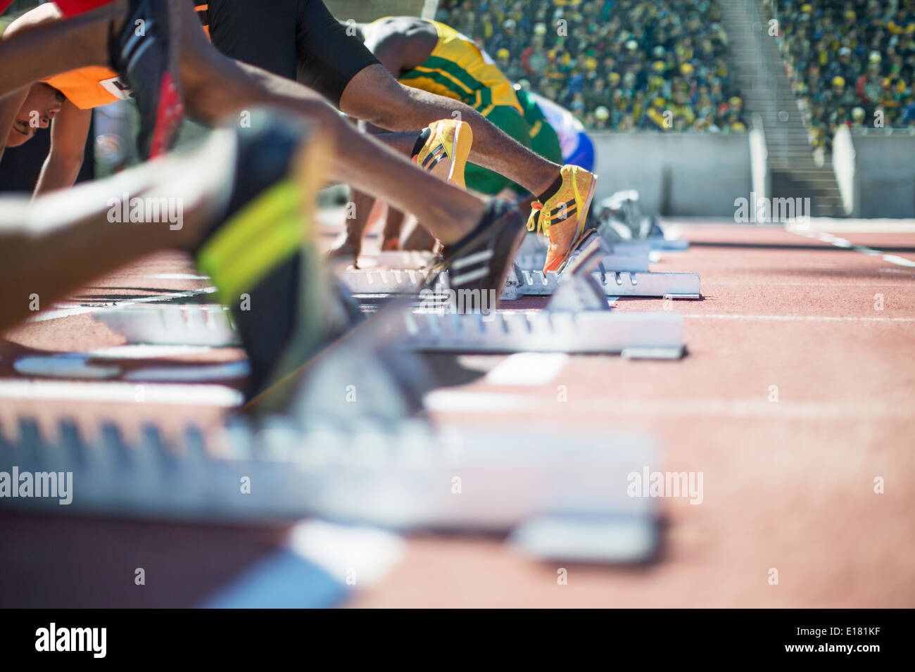 Man starting block running hi-res stock photography and images - Alamy