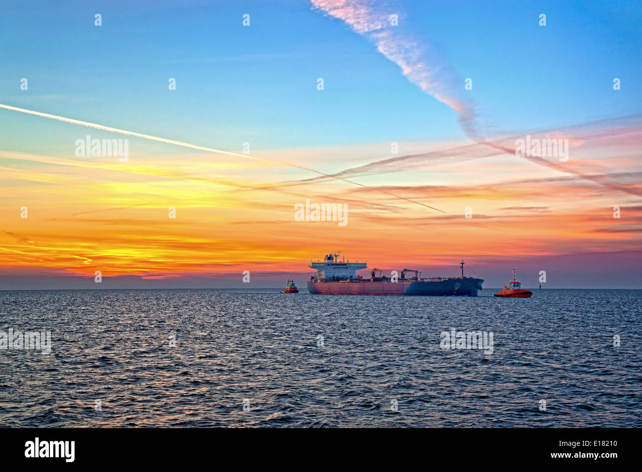 Tanker sunrise hi-res stock photography and images - Alamy