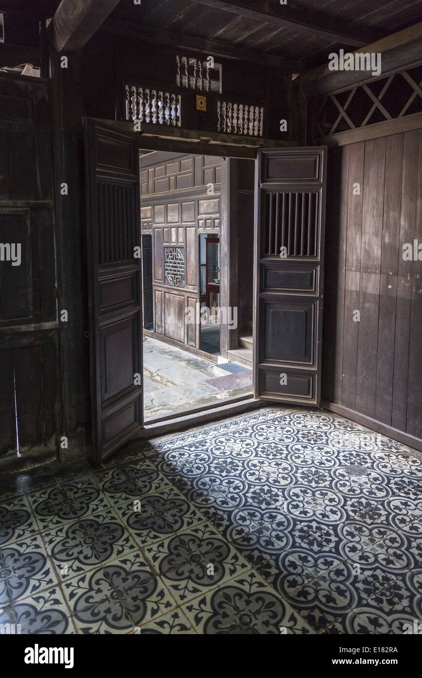 Interior of the house Quan Thang, an old house of Chinese traders Stock ...