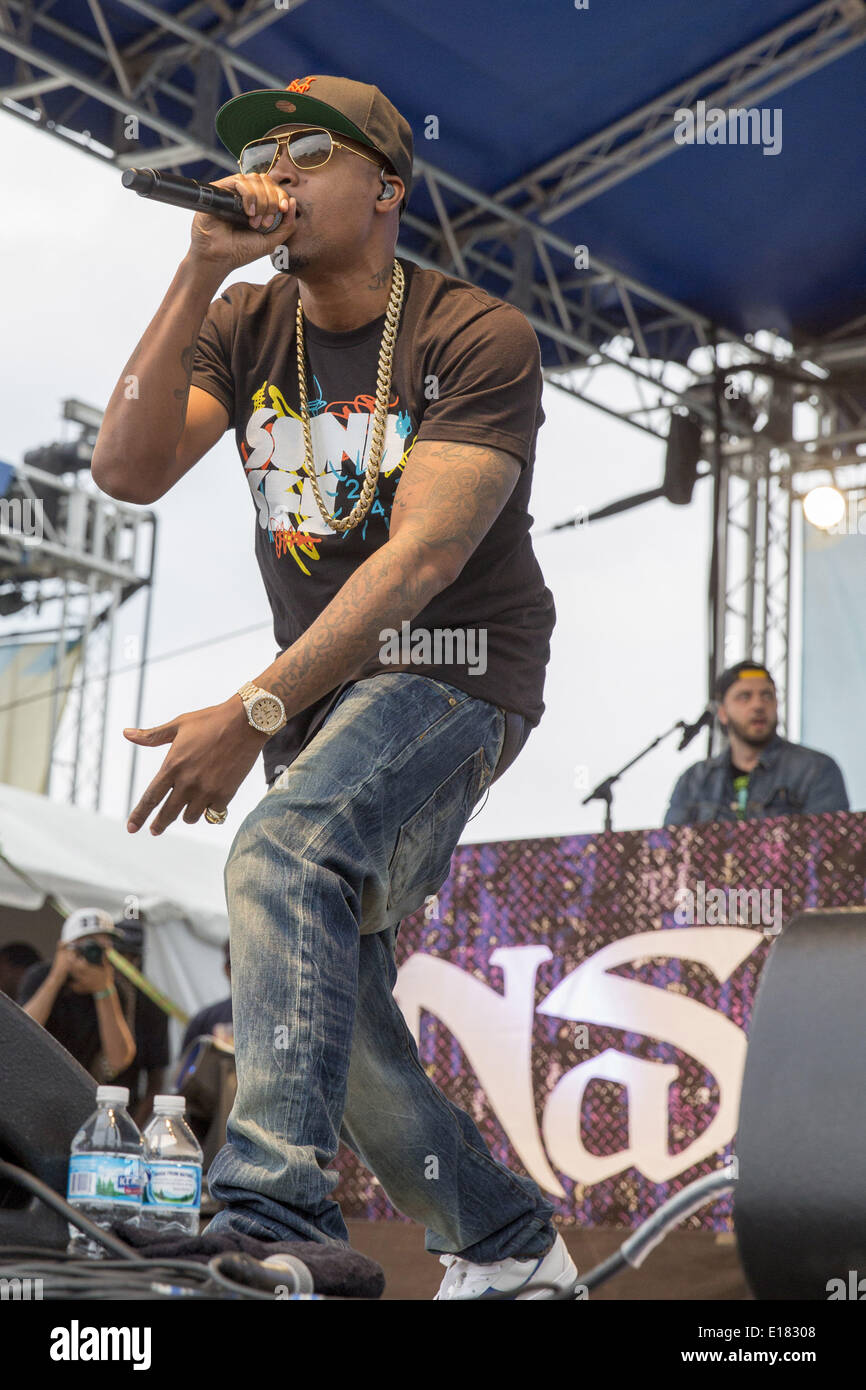 Shakopee, Minnesota, USA. 25th May, 2014. Rapper NAS performs during ...